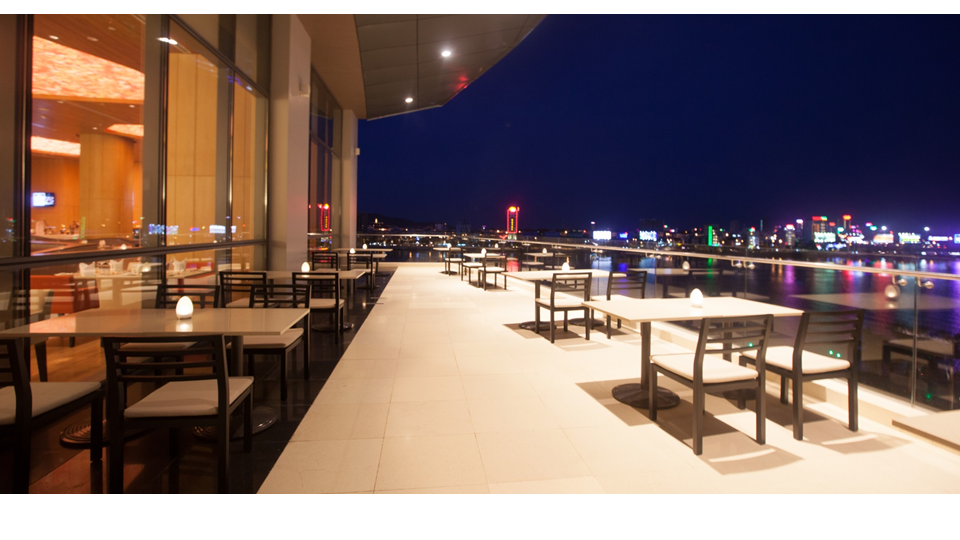 Novotel Danang Premier Han River - レストラン& バー