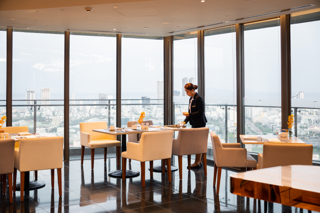 Premier Lounge - nâng tầm trải nghiệm Novotel Danang Premier Han River