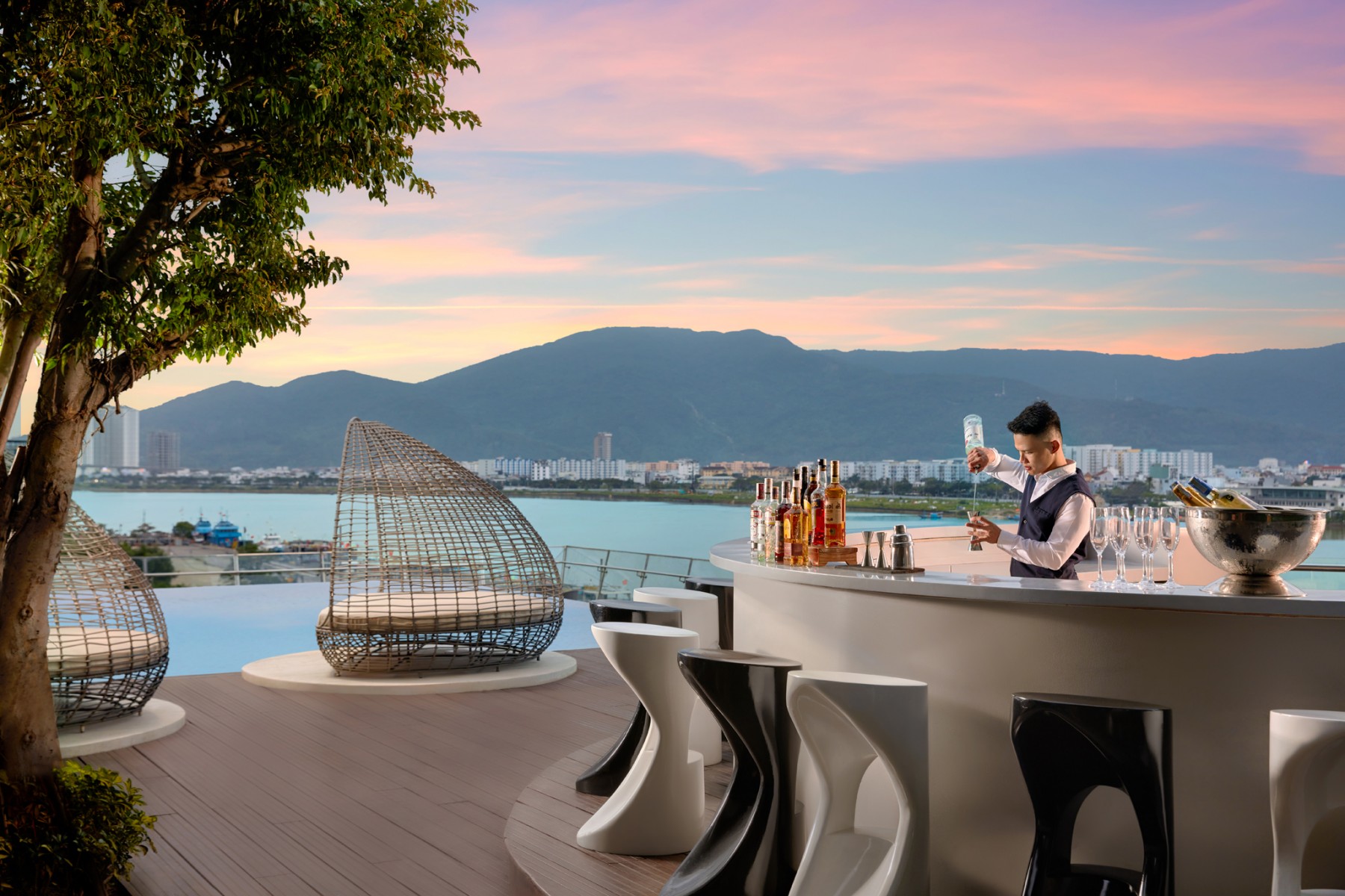 Novotel Danang Premier Han River - この夏はThe Splash Poolで涼もう – Novotel ...